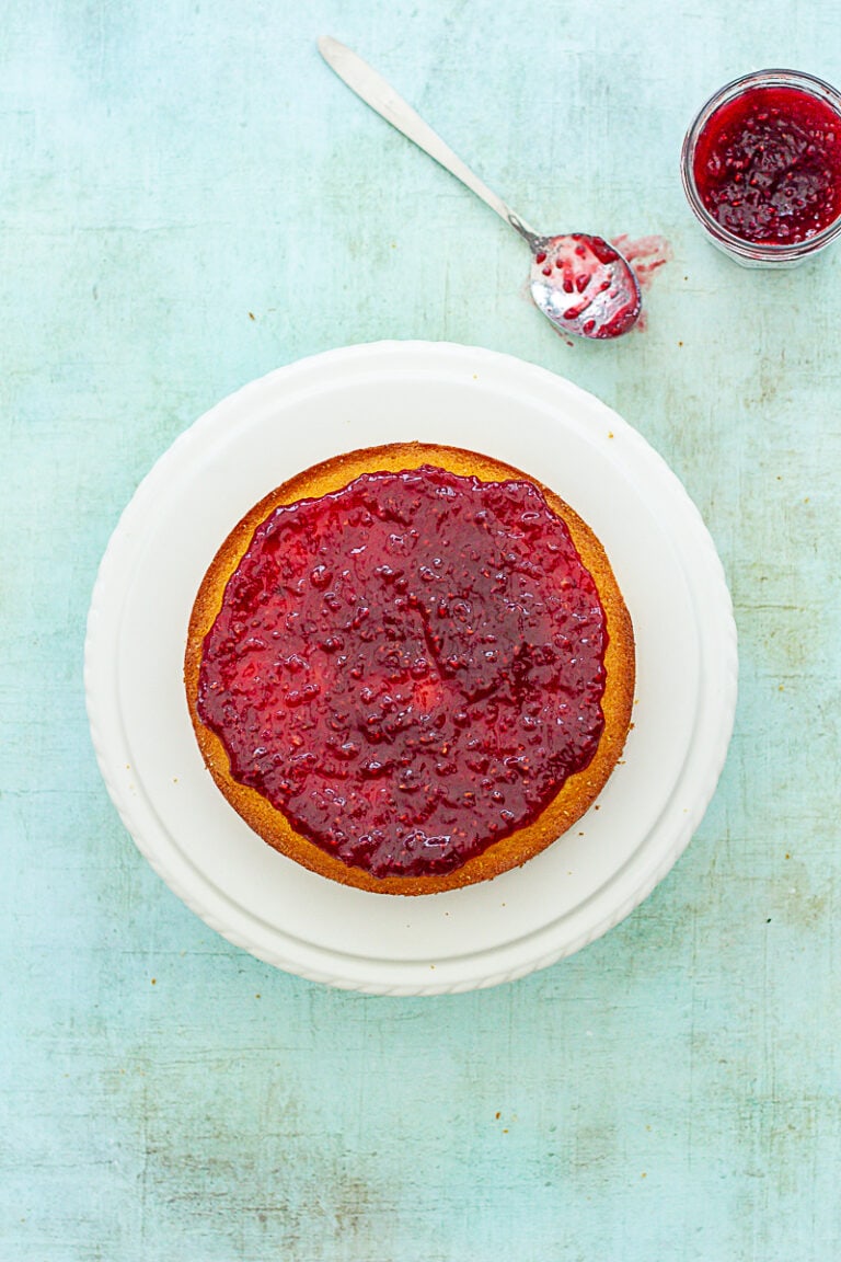 Easy Peasy Victoria Sandwich Cake - Easy Peasy Foodie