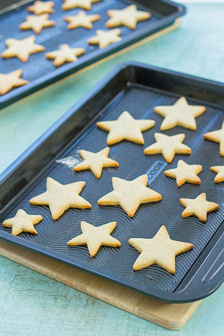 Easy Peasy Christmas Star Biscuits - Easy Peasy Foodie