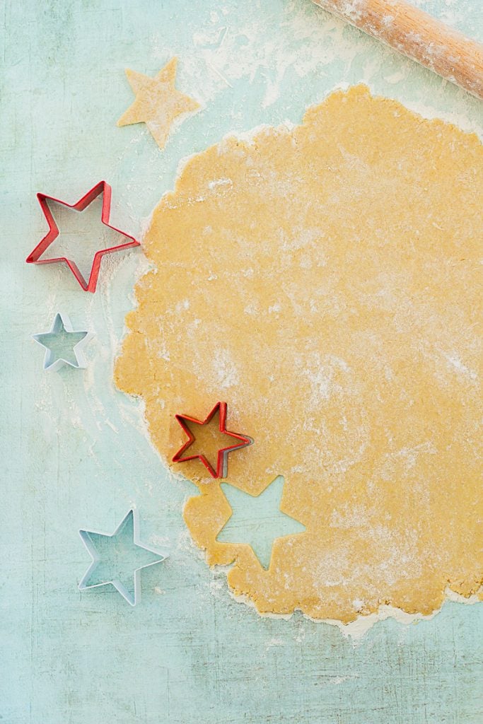 Easy Peasy Christmas Star Biscuits - Easy Peasy Foodie