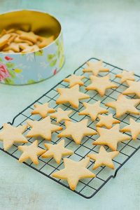 Easy Peasy Christmas Star Biscuits - Easy Peasy Foodie