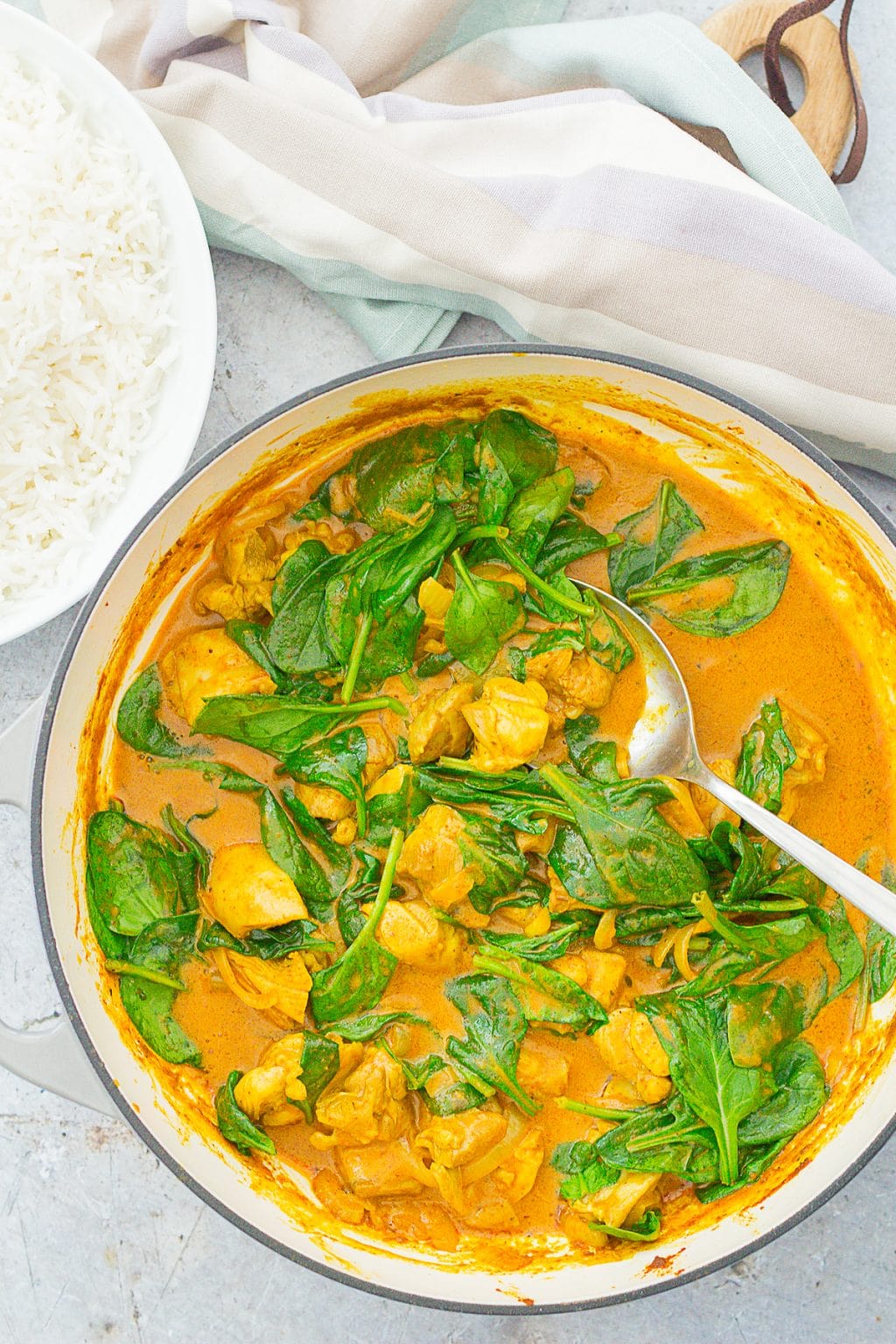 Quick Chicken and Spinach Curry (Chicken Saag) - Easy Peasy Foodie