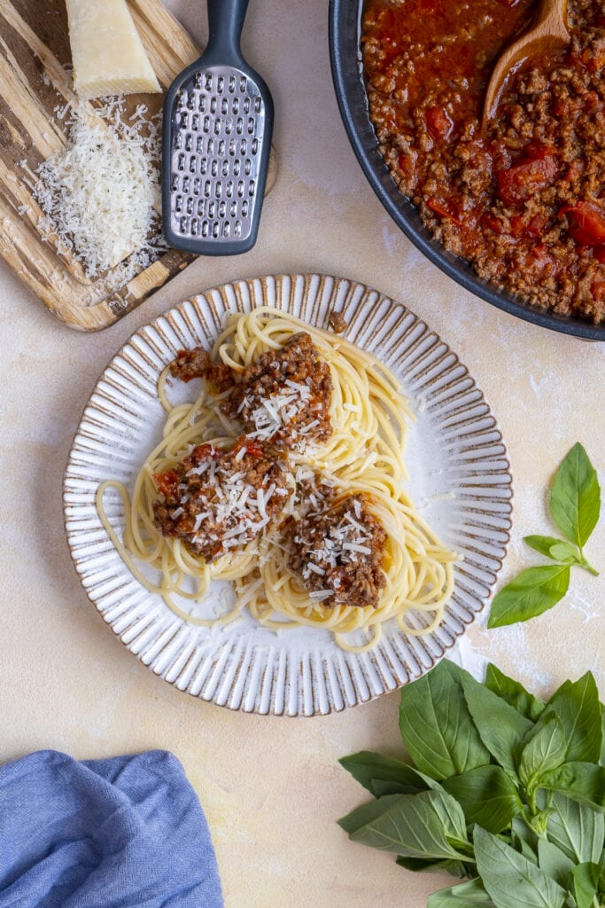 Easy Peasy Spaghetti Bolognese - Easy Peasy Foodie