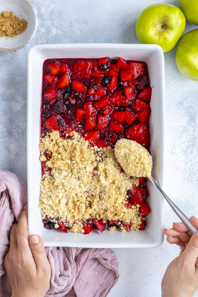 Easy Summer Fruits Crumble - Easy Peasy Foodie
