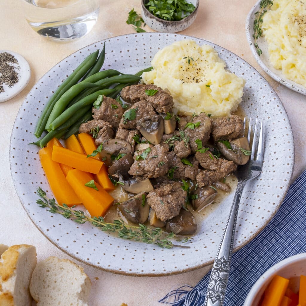 Easy Peasy Beef Stew - Easy Peasy Foodie