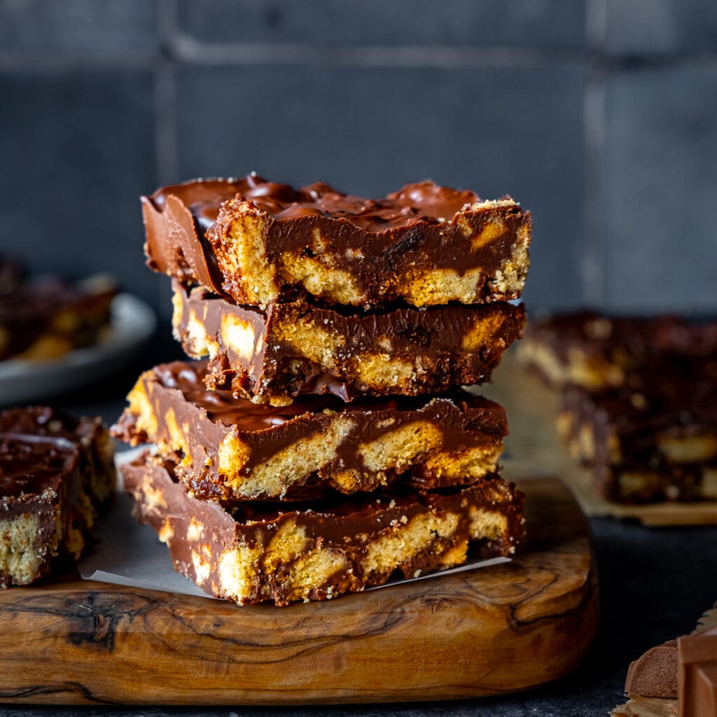 Easy Peasy Chocolate Tiffin (Only 4 Ingredients!) - Easy Peasy Foodie