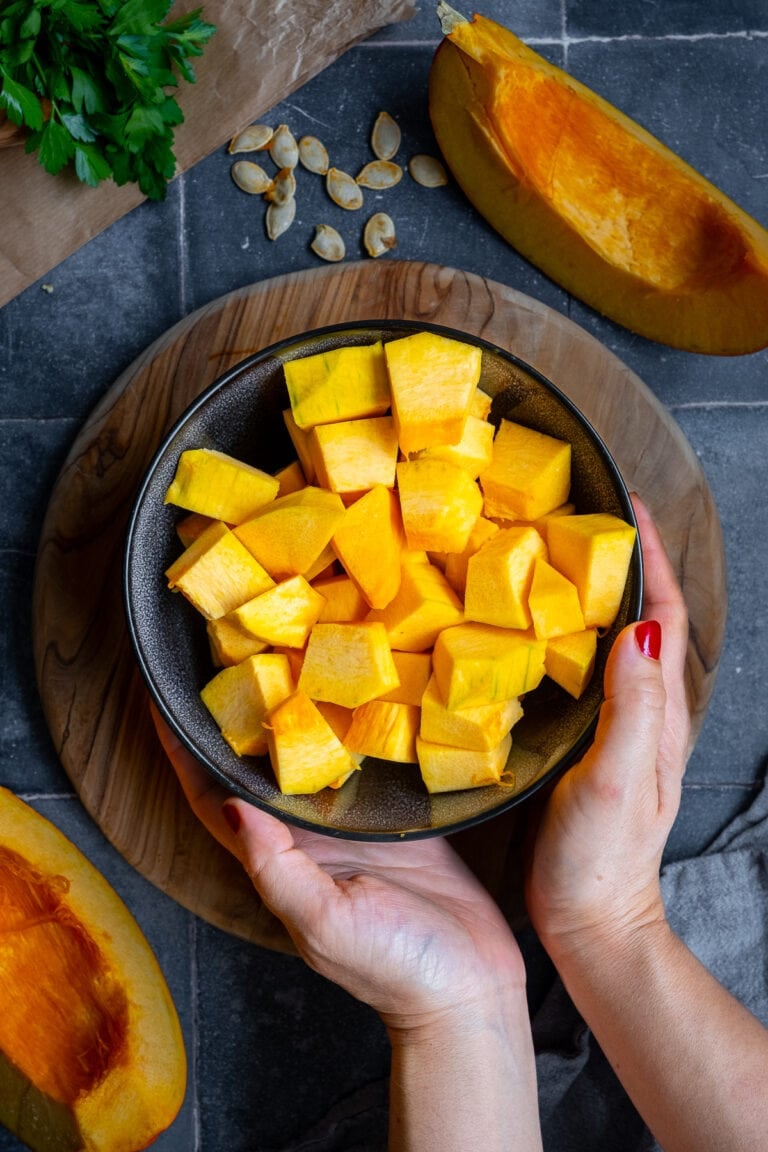 How to cut a pumpkin for cooking (the easy peasy way!) - Easy Peasy Foodie