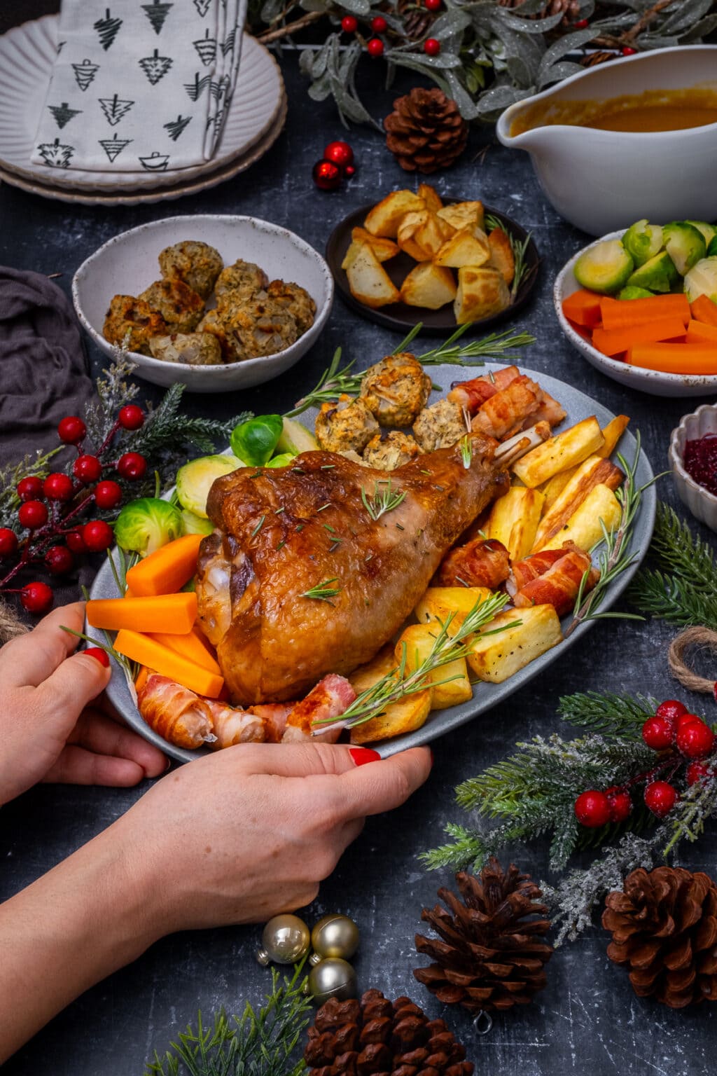 Easy Budget Christmas Dinner (Just £3.73 per head!) + Time Plan - Easy ...