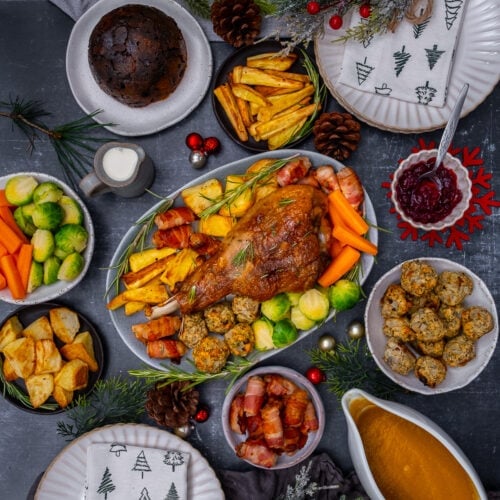 Easy Budget Christmas Dinner (Just £3.73 per head!) + Time Plan - Easy ...