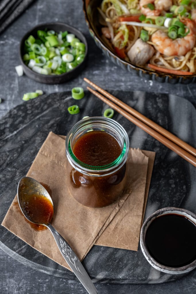 Easy Homemade Chow Mein Sauce (Only 5 ingredients!) - Easy Peasy Foodie