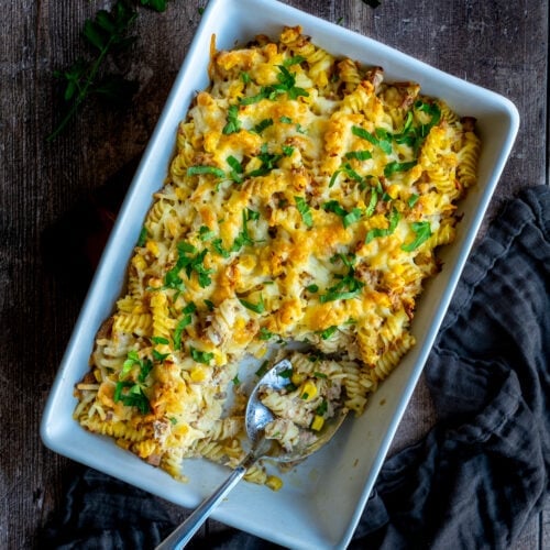 Super Simple Creamy Tuna Pasta Bake - Easy Peasy Foodie