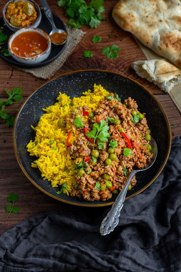 Easy Beef Mince Curry (Keema Curry) - Easy Peasy Foodie