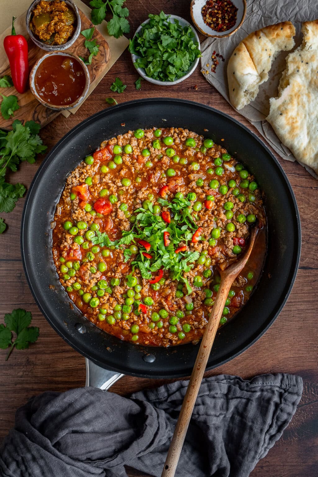 Easy Beef Mince Curry (Keema Curry) - Easy Peasy Foodie