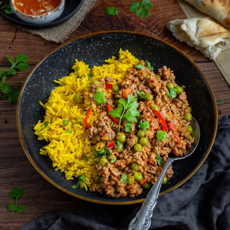 Easy Beef Mince Curry (Keema Curry) - Easy Peasy Foodie