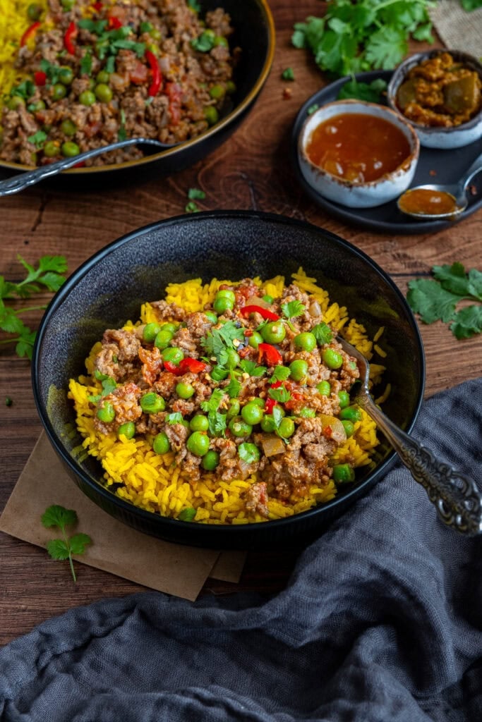 Easy Indian-style Yellow Rice (Turmeric Rice) - Easy Peasy Foodie