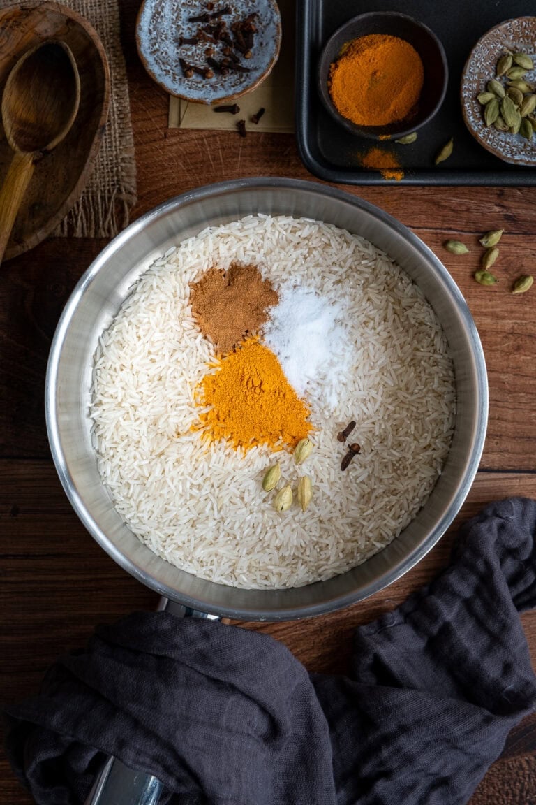 Easy Indian-style Yellow Rice (Turmeric Rice) - Easy Peasy Foodie