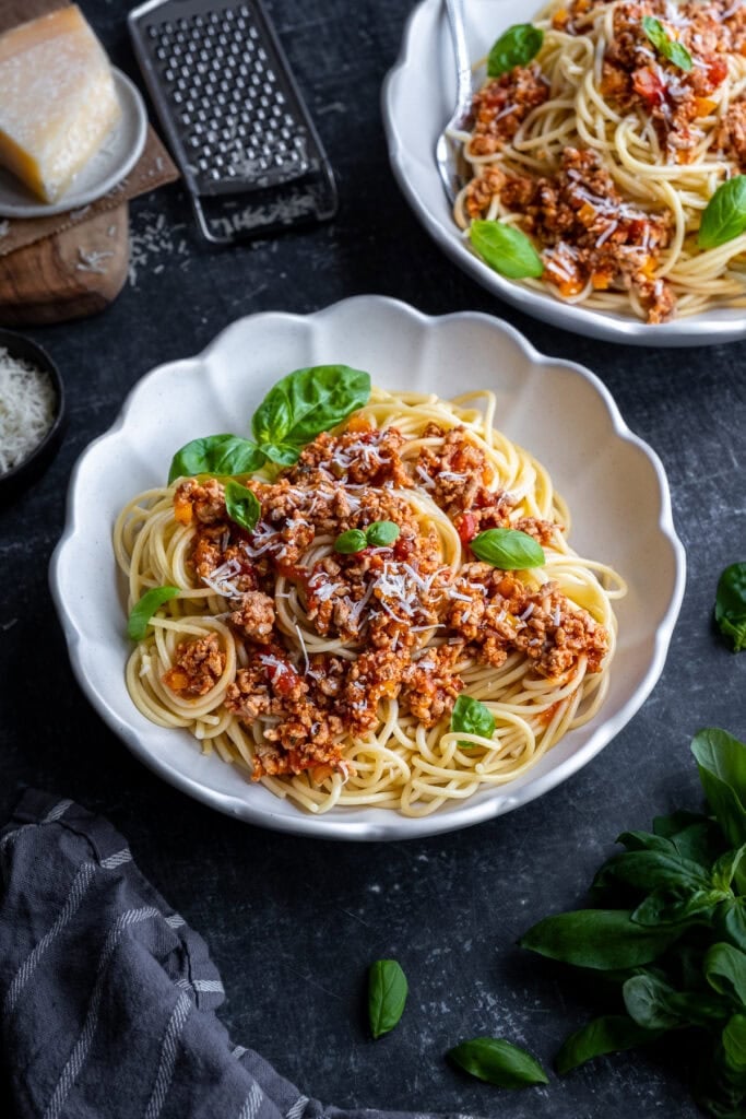 Easy Pork Mince Bolognese - Easy Peasy Foodie