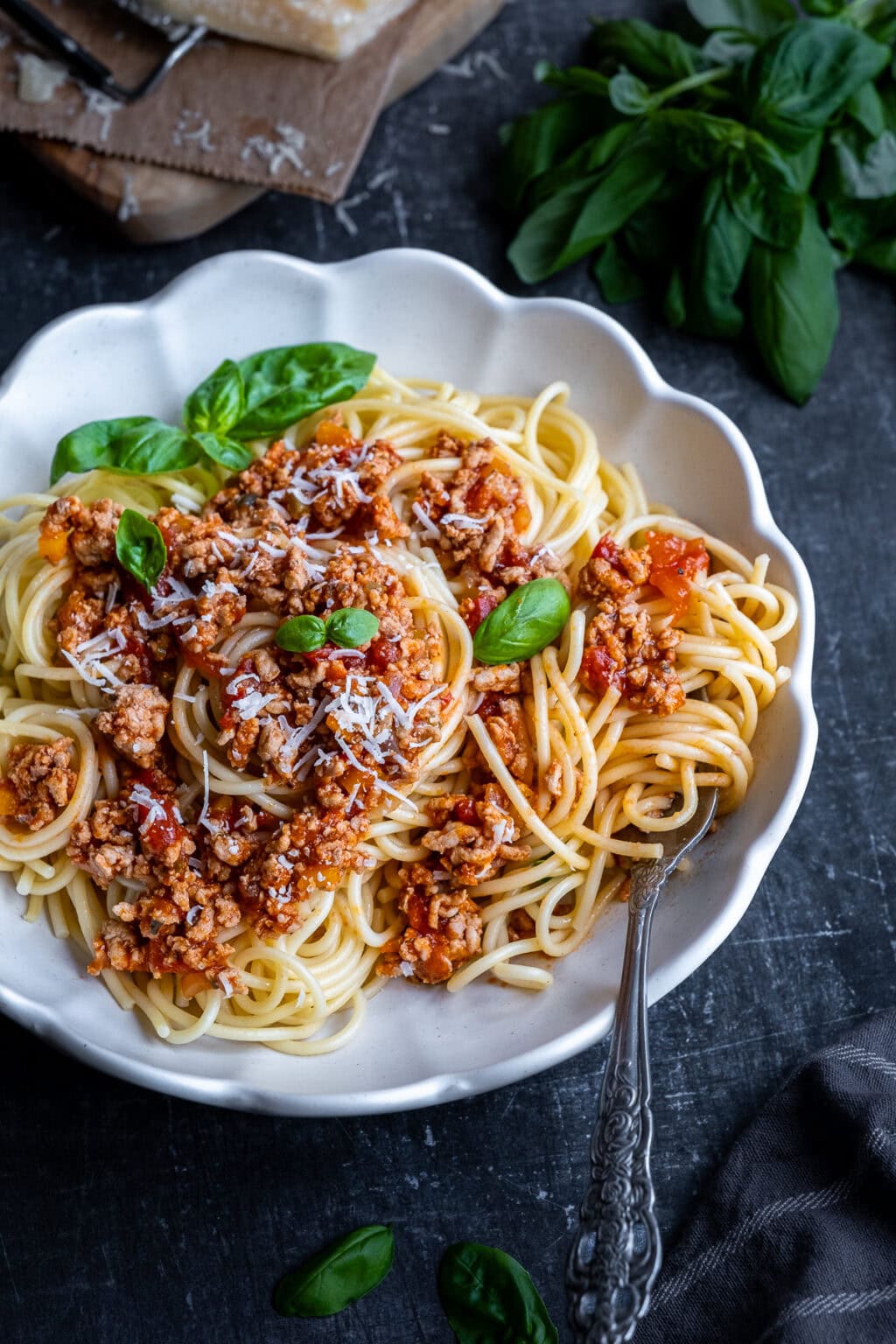 Easy Pork Mince Bolognese - Easy Peasy Foodie
