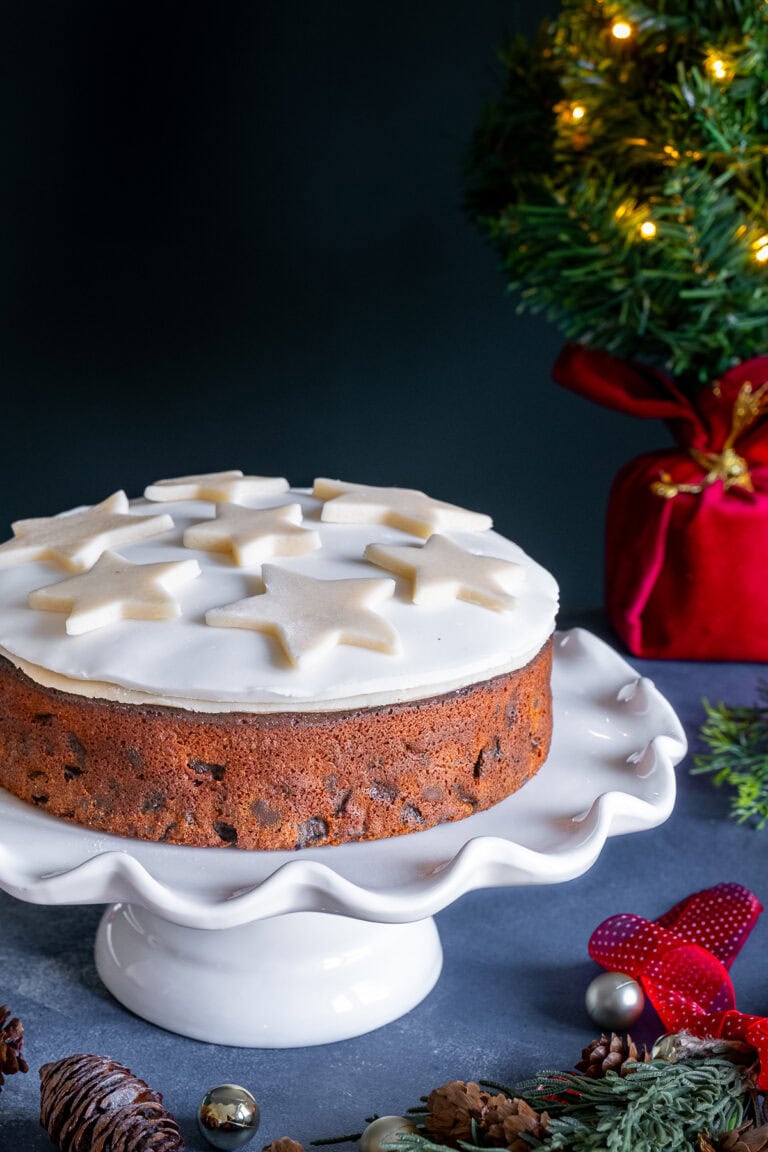 All-In-One Christmas Cake - Easy Peasy Foodie