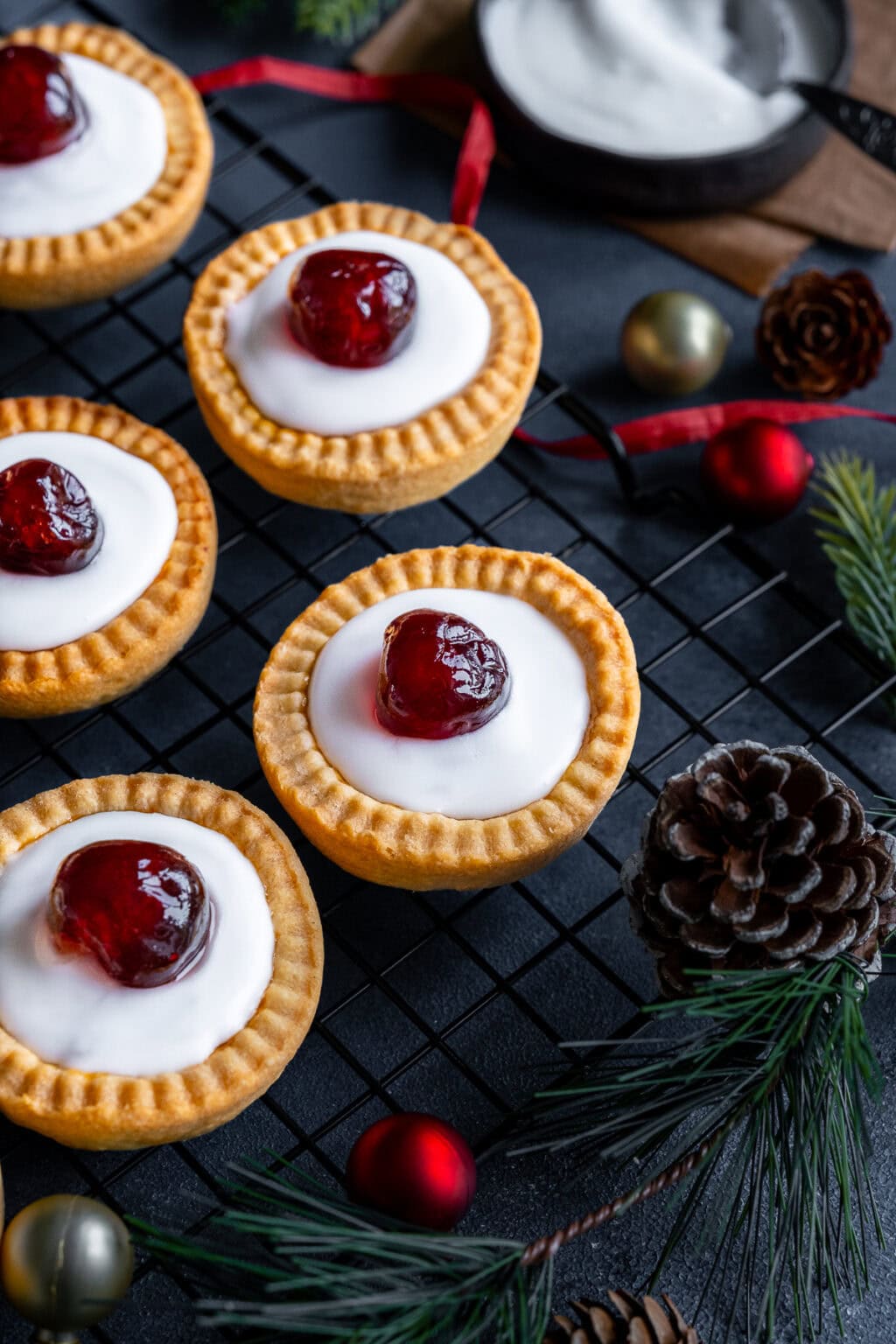 Iced Mince Pies - Easy Peasy Foodie
