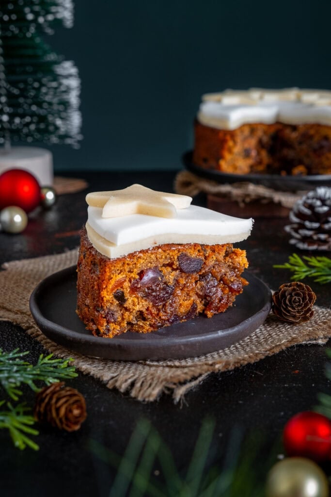 Small Round Christmas Cake (6 Inch Tin) - Easy Peasy Foodie