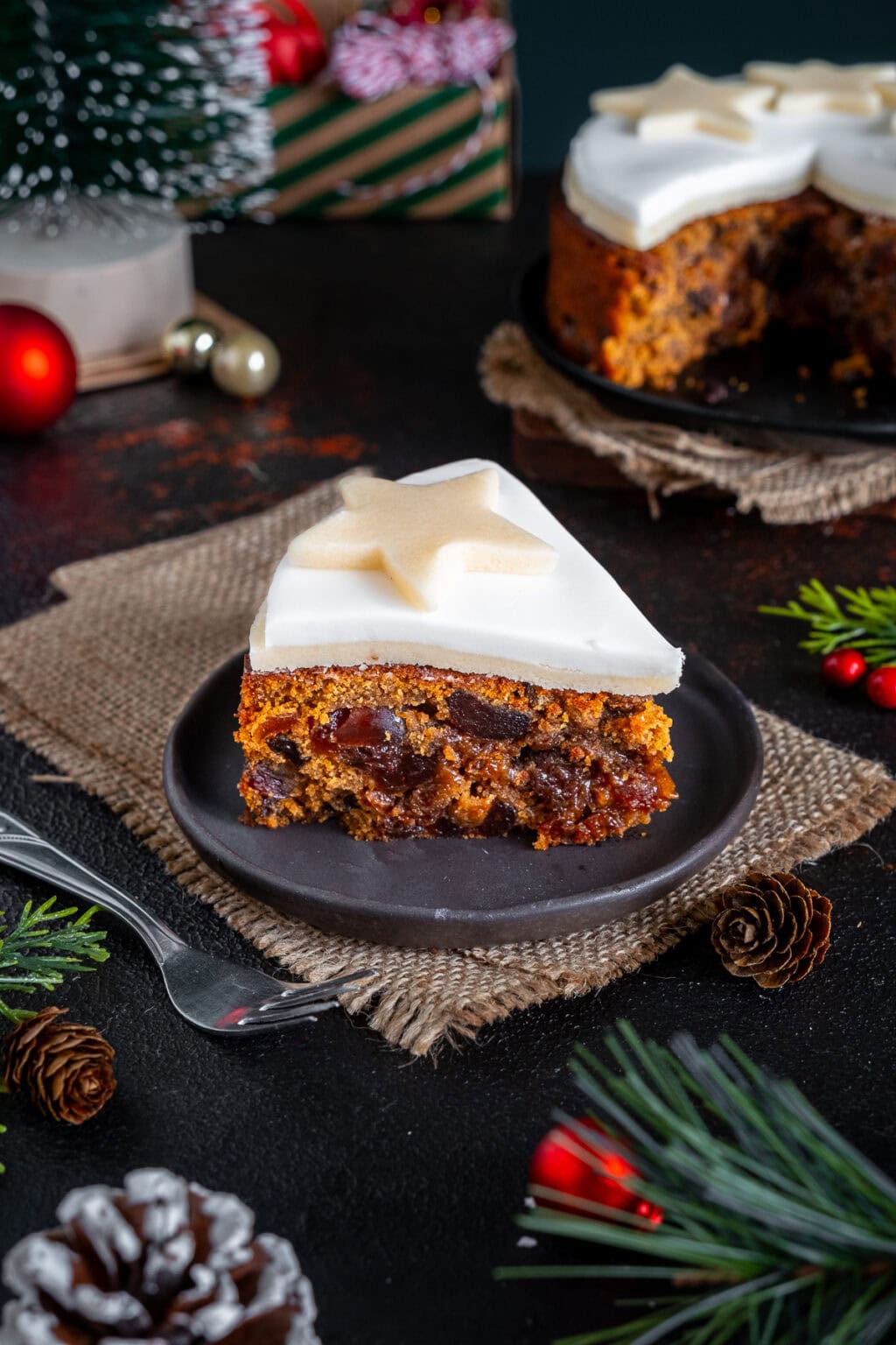 Small Round Christmas Cake (6 Inch Tin) - Easy Peasy Foodie
