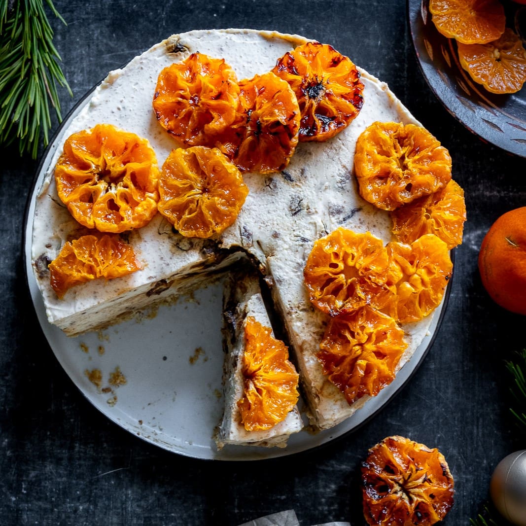 Christmas Cake Cheesecake (No Bake) - Easy Peasy Foodie