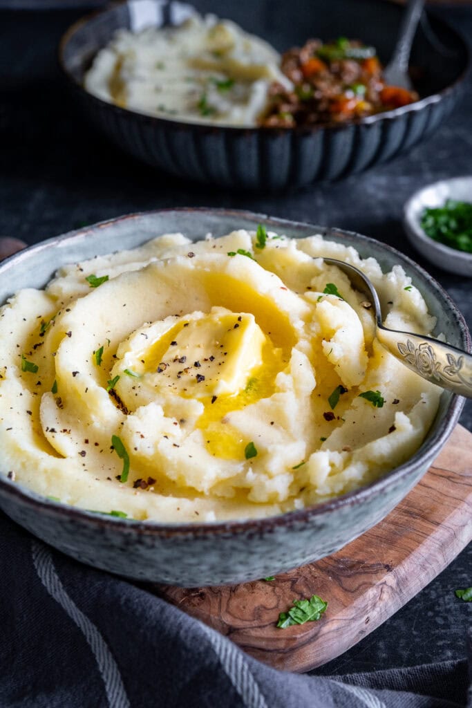 Easy Cheesy Mashed Potatoes - Easy Peasy Foodie
