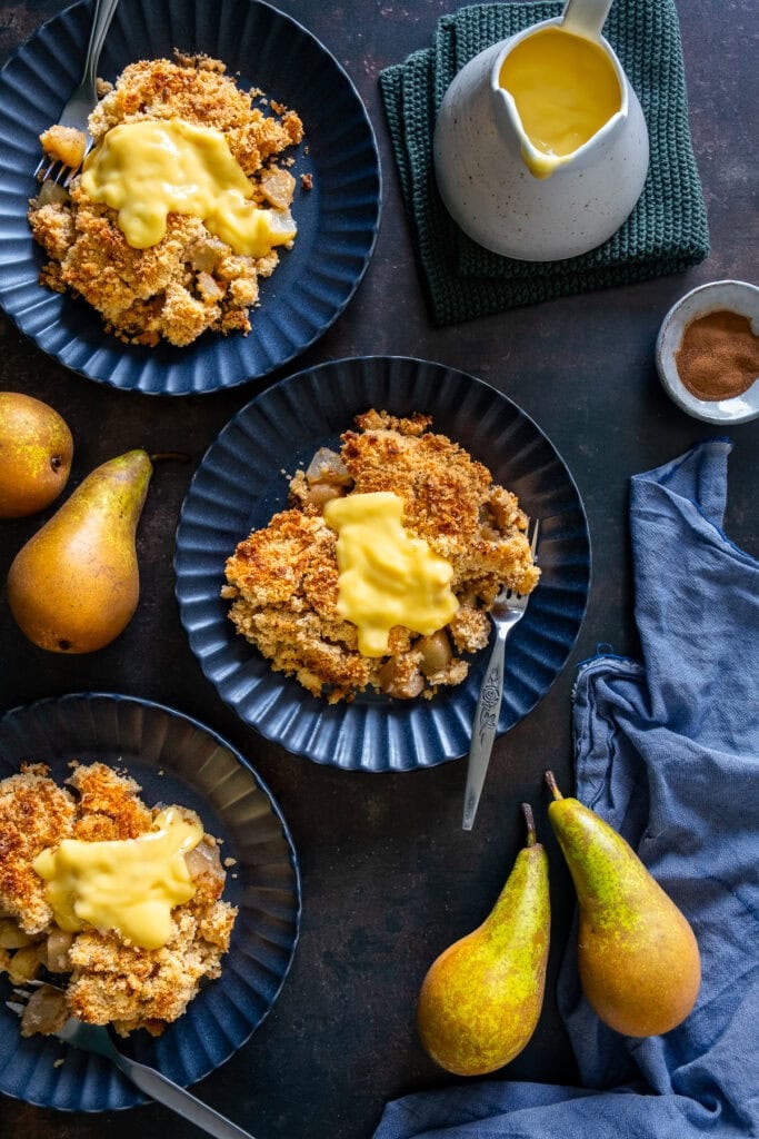 Easy Pear Crumble - Easy Peasy Foodie