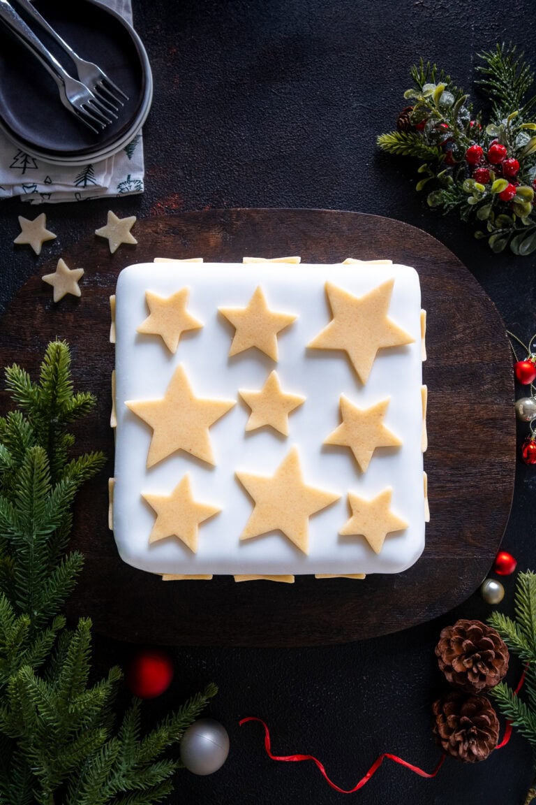 Easy Square Christmas Cake - Easy Peasy Foodie