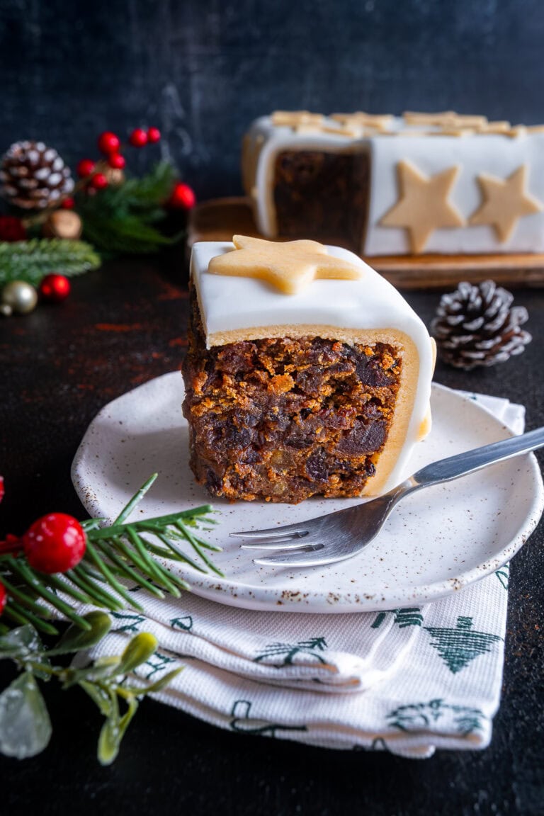 Easy Square Christmas Cake - Easy Peasy Foodie